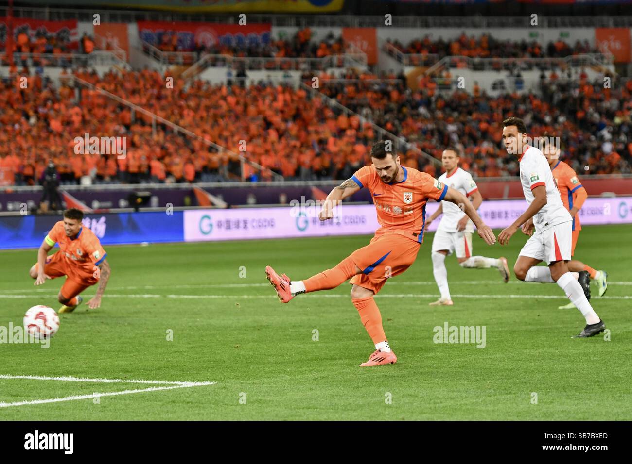 Shandong Taishan Football Club 1-1 draw Qingdao Hainiu Football Club at ...