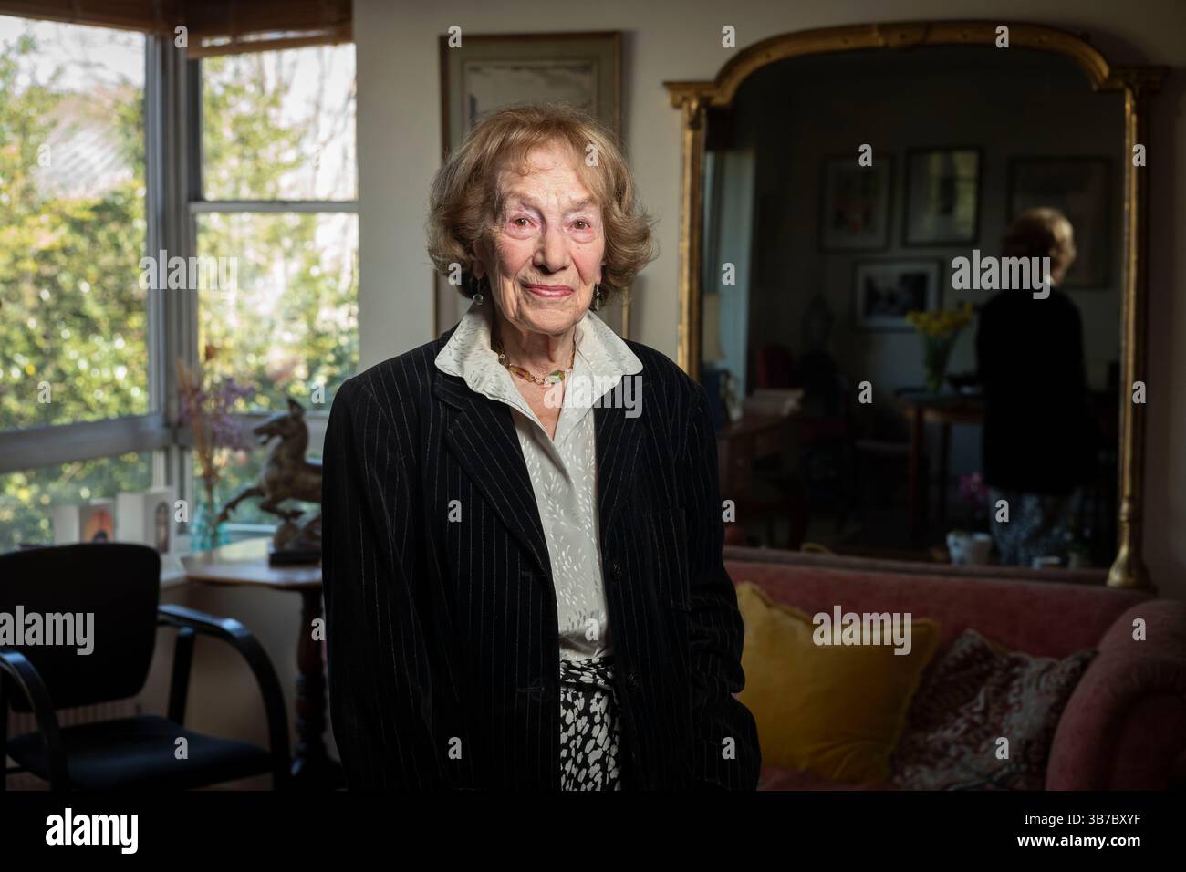 Ruth Klauber, 101-year-old former RAF mechanic who fled the Nazis ...