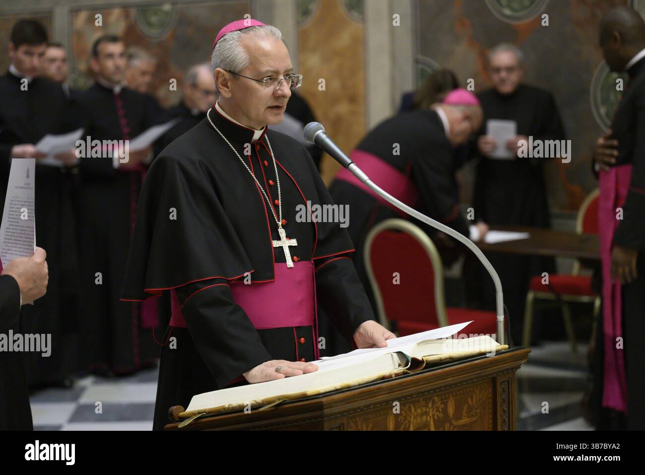 Vatican, Vatican. 06th May, 2025. **NO LIBRI** Italy, Rome, Vatican ...
