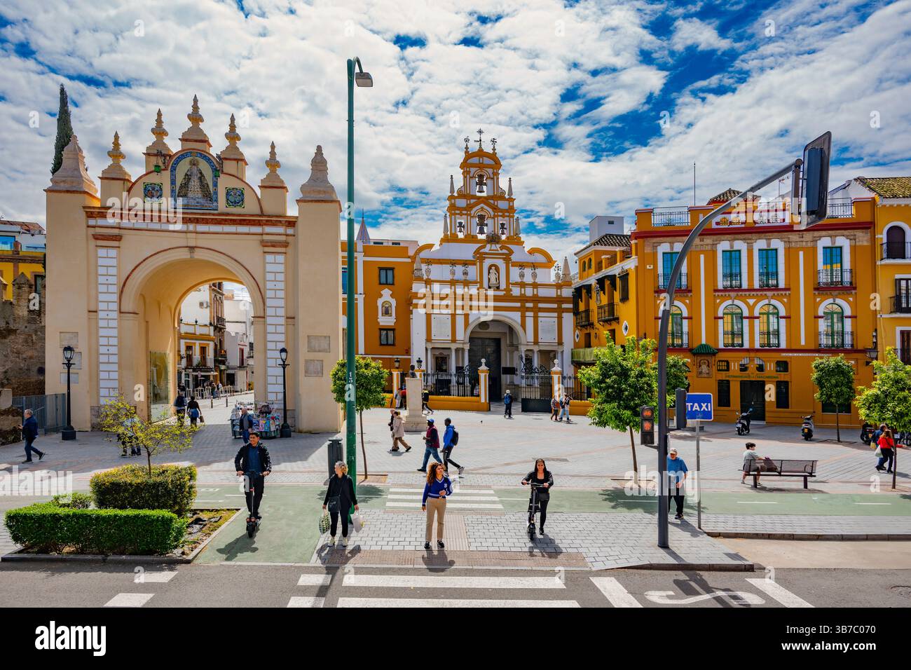 La macarena arch hi-res stock photography and images - Alamy