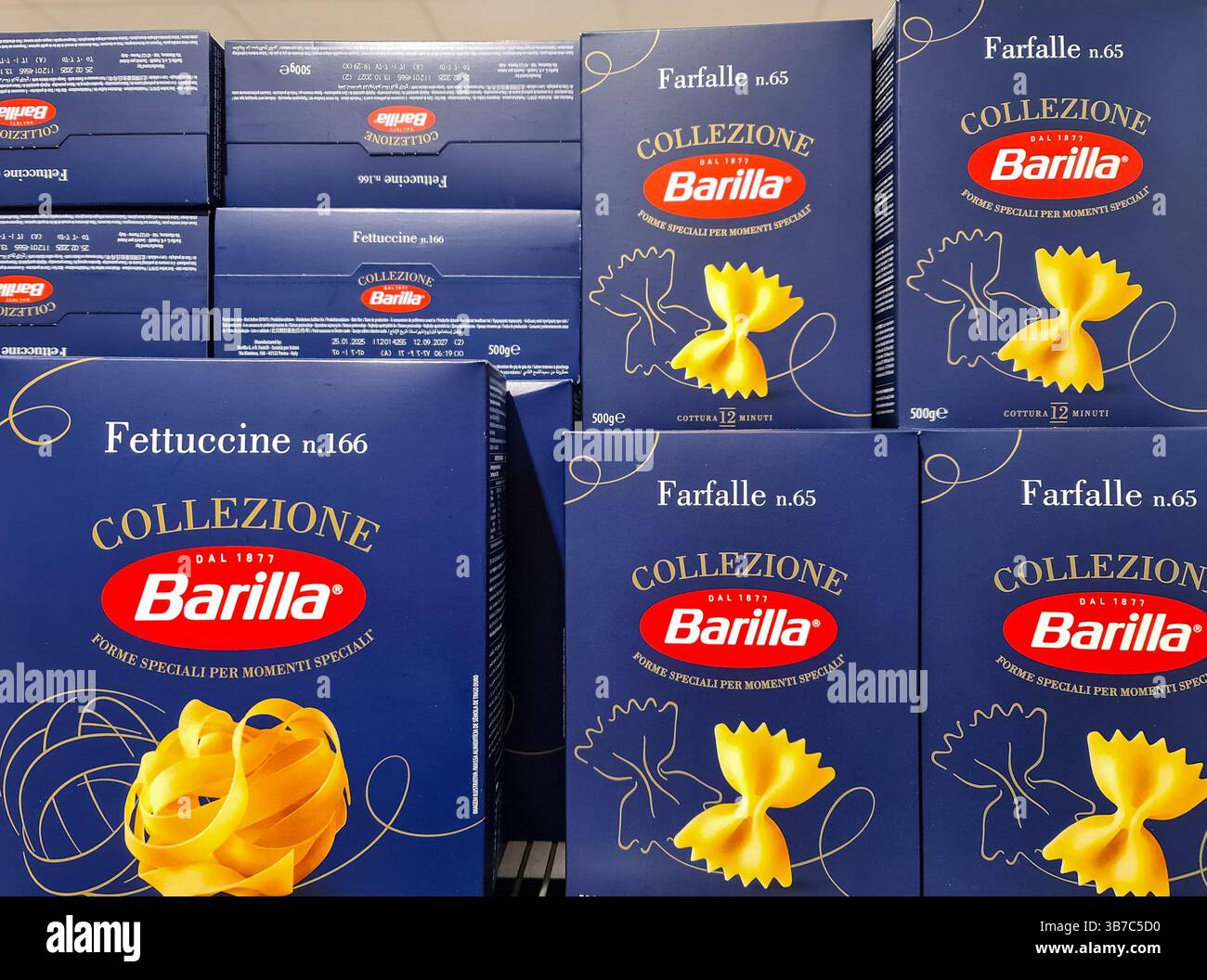 Variety barilla pasta store hi-res stock photography and images - Alamy