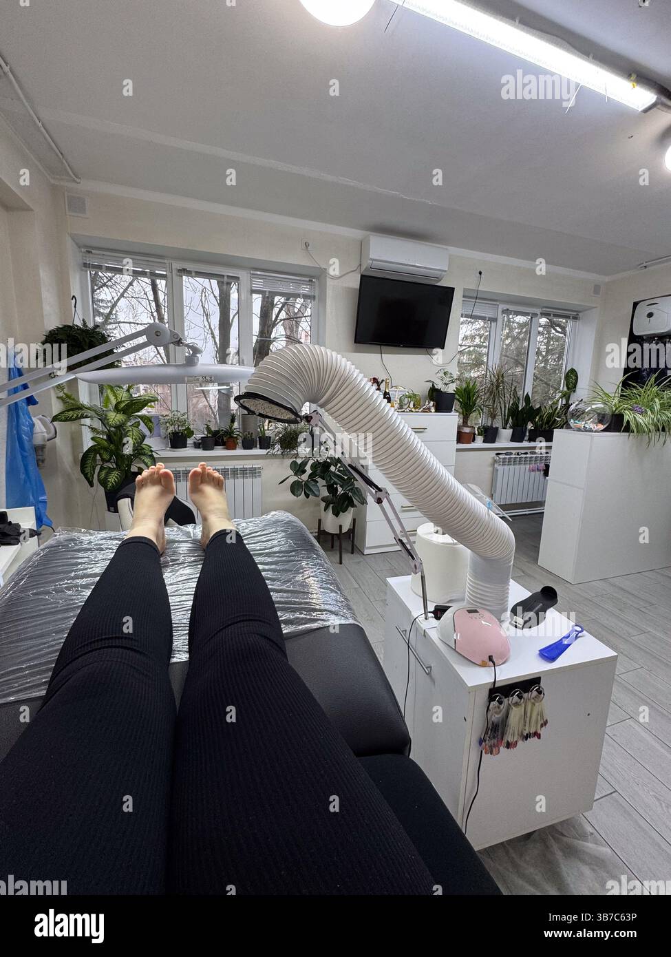 Cozy salon setting client hi-res stock photography and images - Alamy