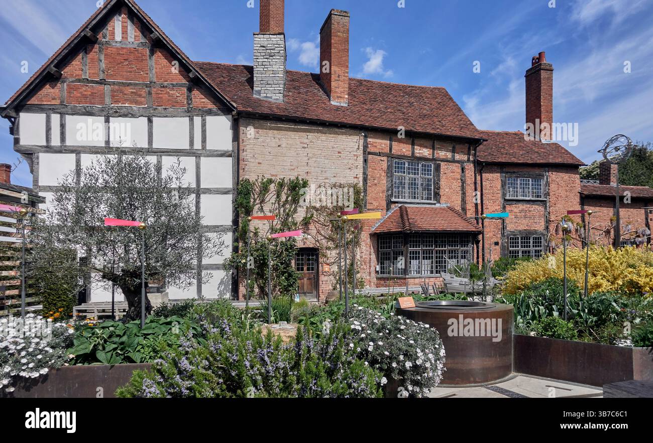 New Place, Stratford upon Avon. Shakespeare house, and Nash's House ...