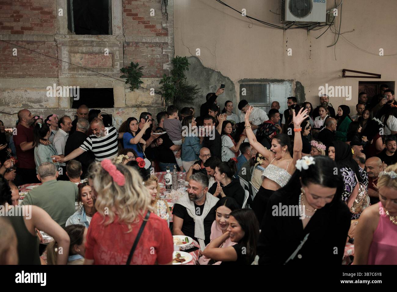 Izmir, Turkey. 05th May, 2025. People seen dancing at the Hidirellez ...