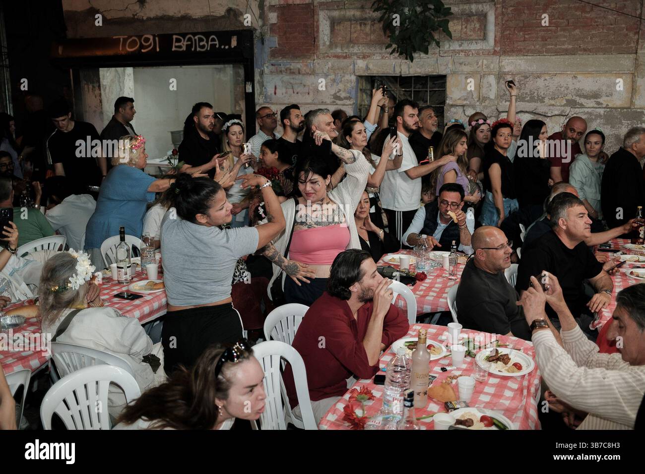 Izmir, Turkey. 05th May, 2025. People seen dancing at the Hidirellez ...