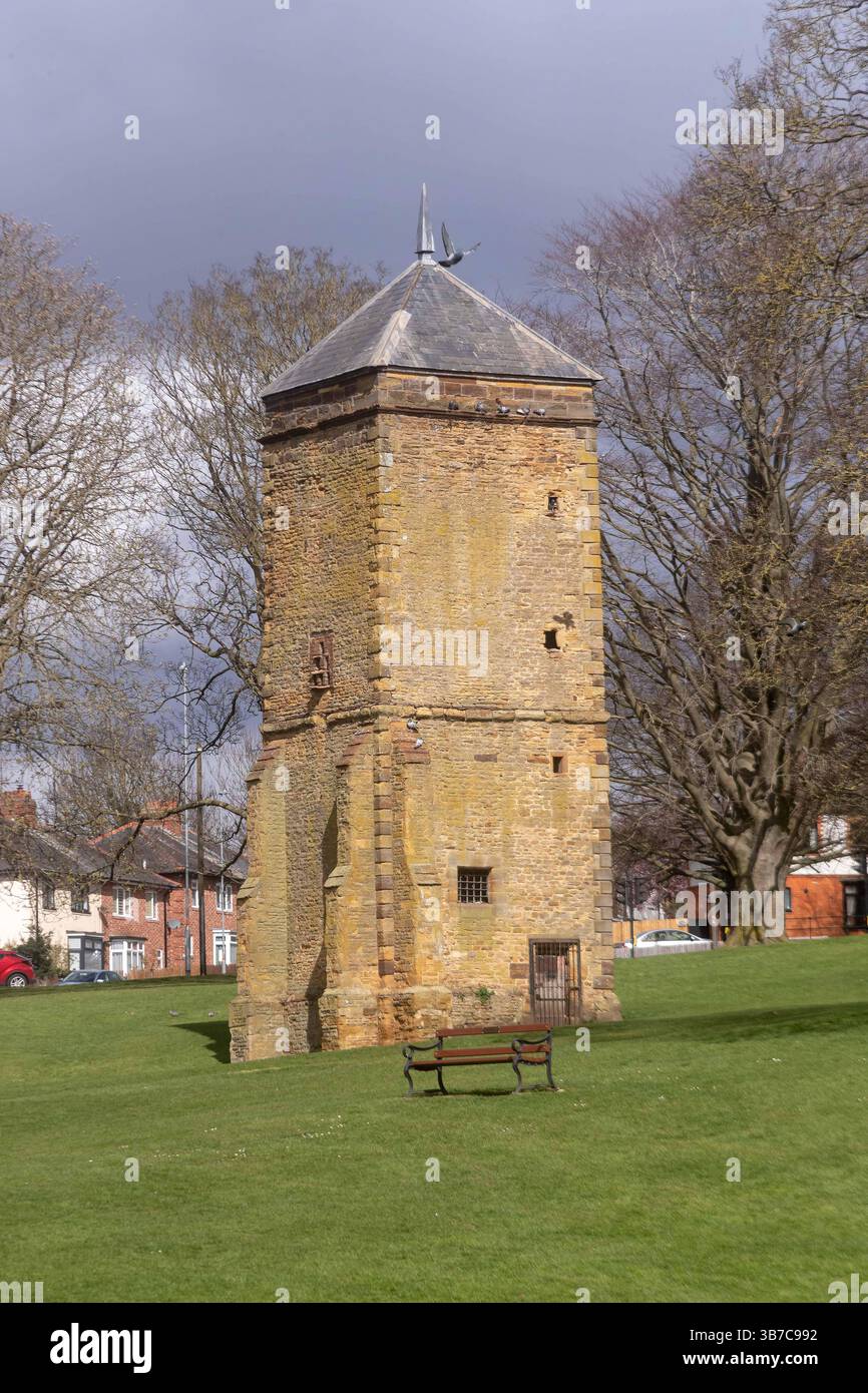 The stone Pigeon tower, Abington Park, Northampton, Northamptonshire ...