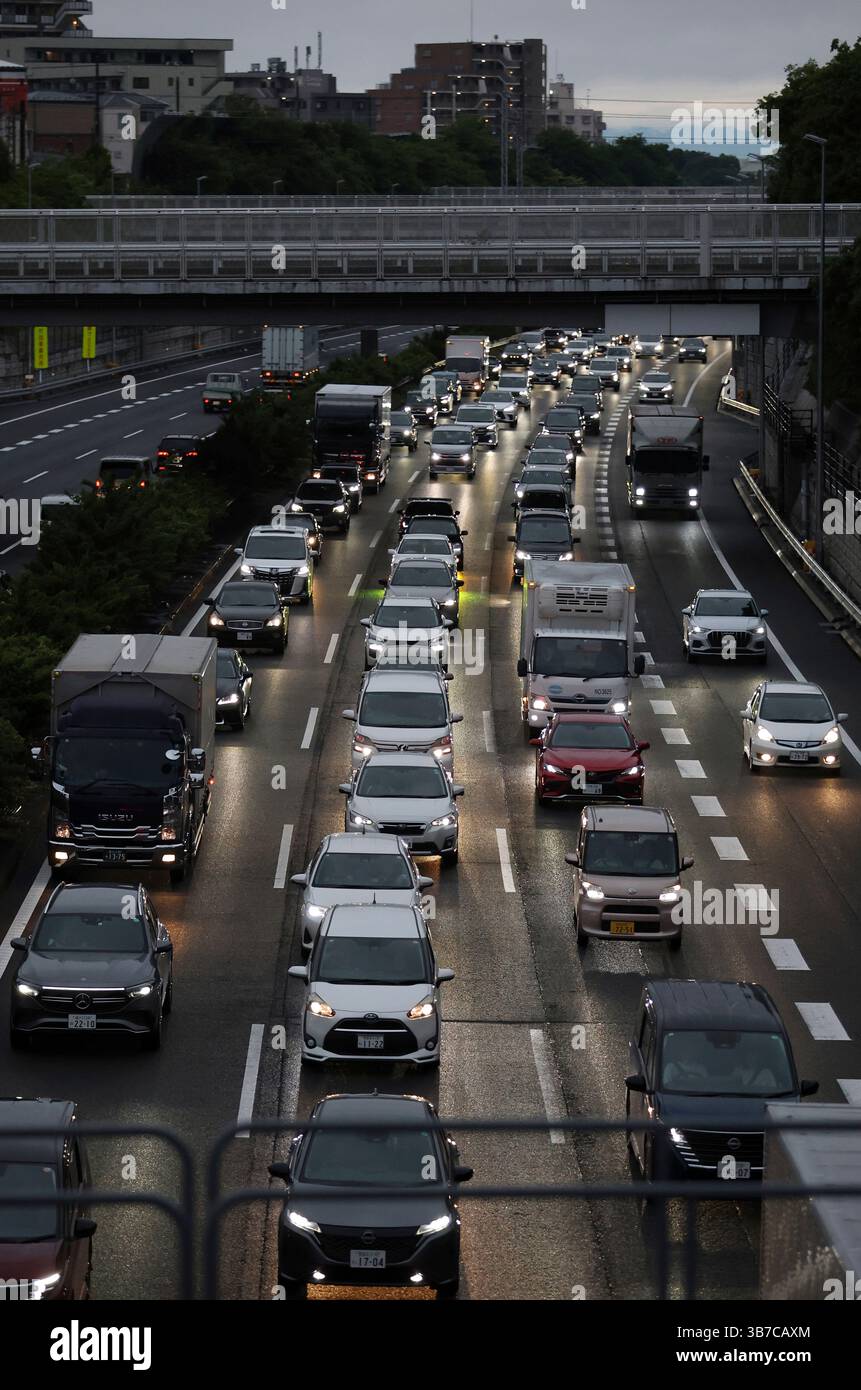 The upbound lanes heading towards central Tokyo of the Tomei Expressway ...