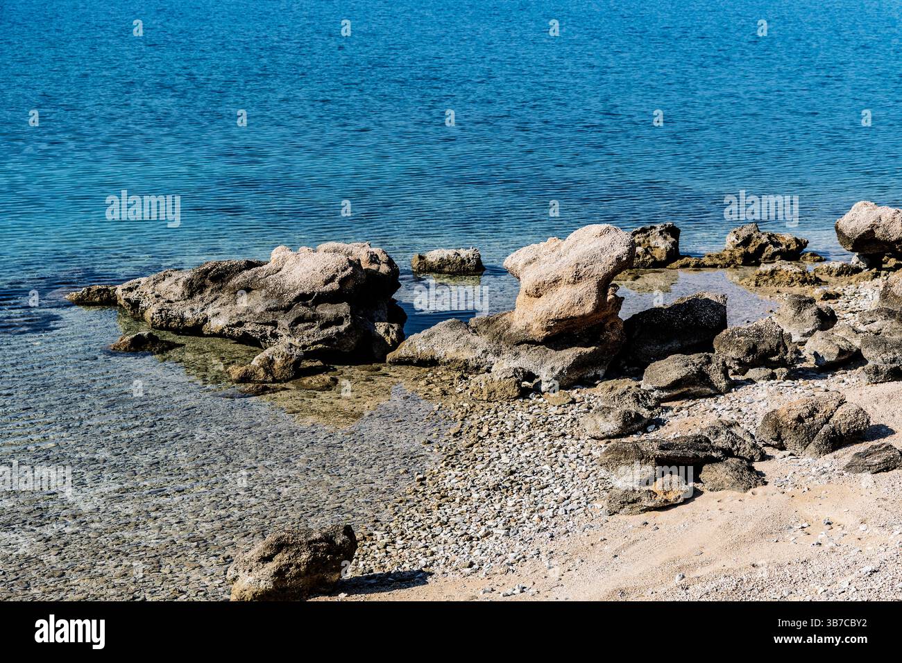 Sea waves rock stone beach hi-res stock photography and images - Alamy