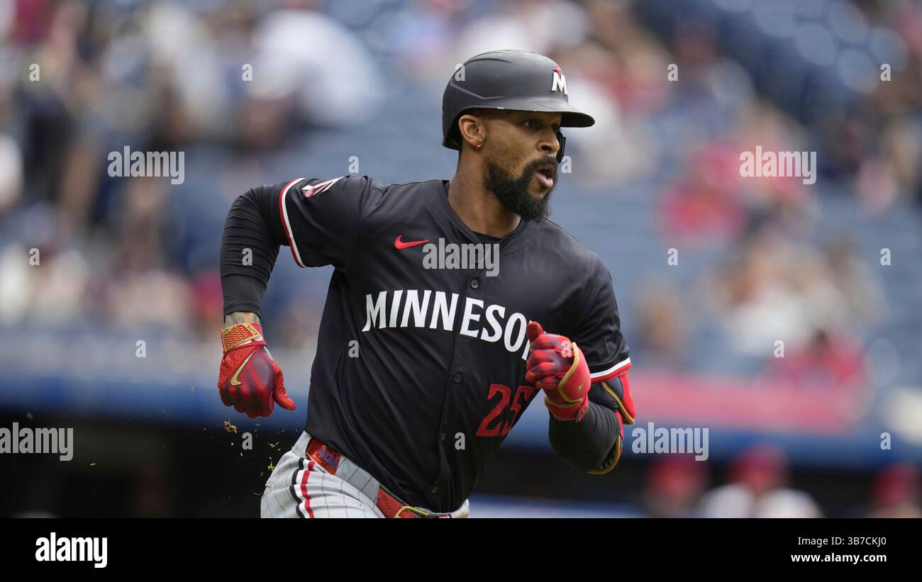 Minnesota Twins' Byron Buxton (25) runs to first base during a baseball ...
