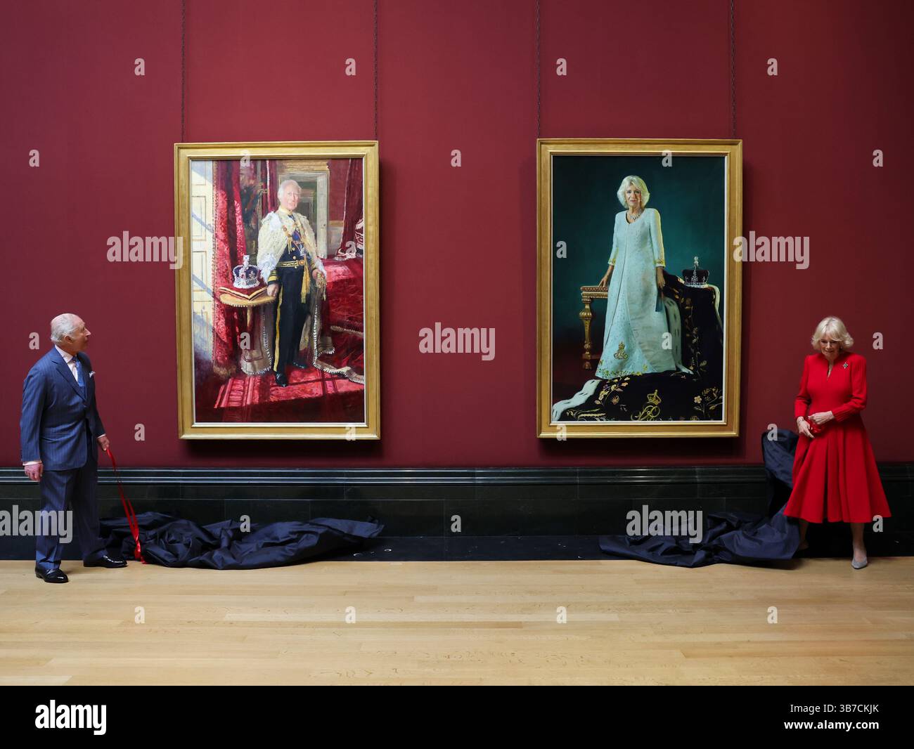 King Charles III and Queen Camilla unveil the new Coronation State ...