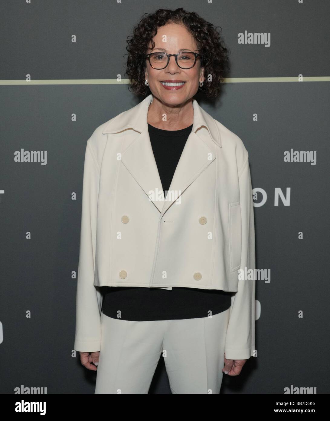Los Angeles, USA. 05th May, 2025. Roxann Dawson arrives at the APPLE TV ...