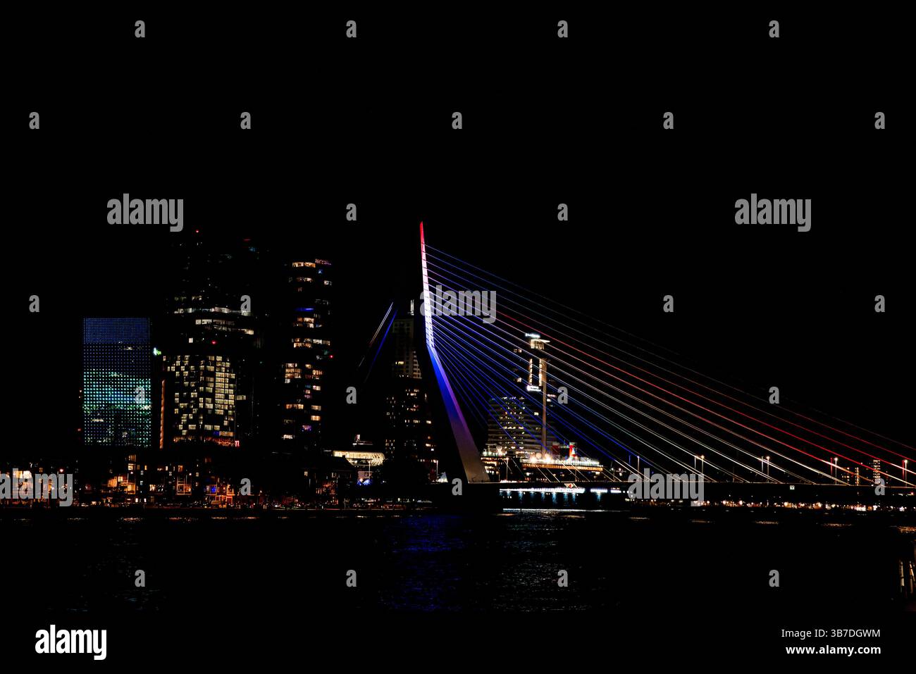 Rotterdam, South Holland, Netherlands. 5th May, 2025. To commemorate ...
