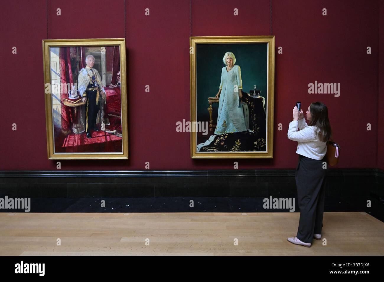 The new Coronation State Portraits in the Central Hall at the National ...