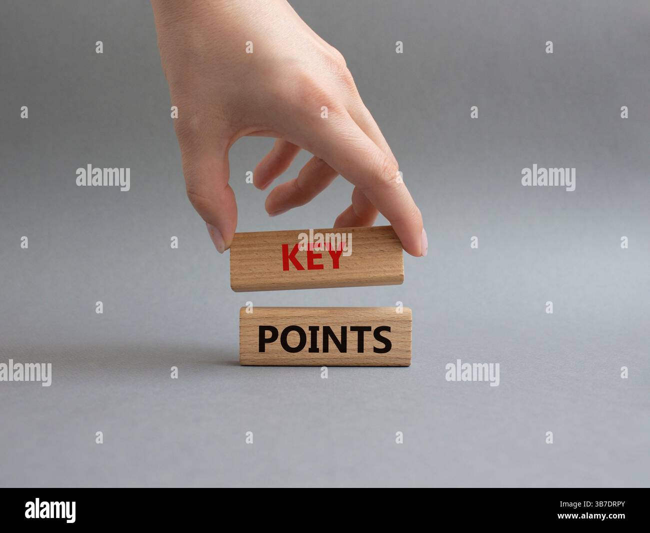 Key points symbol. Wooden blocks with words Key points. Beautiful grey ...