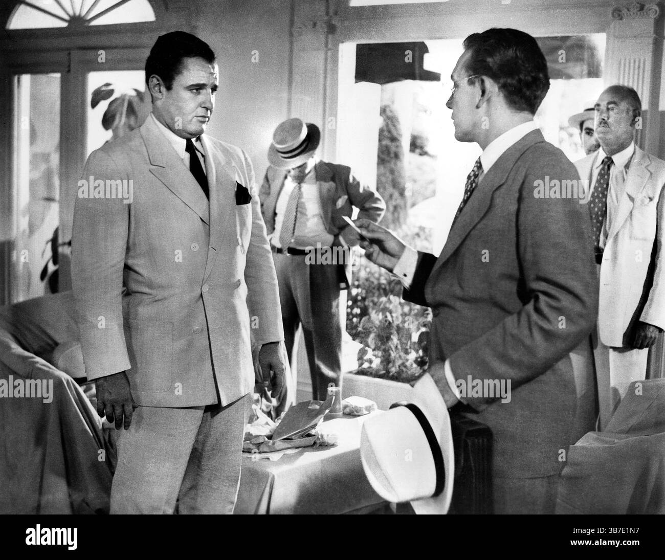 April 18, 2023, USA: Rod Steiger (left), on-set of the film, ''Al ...