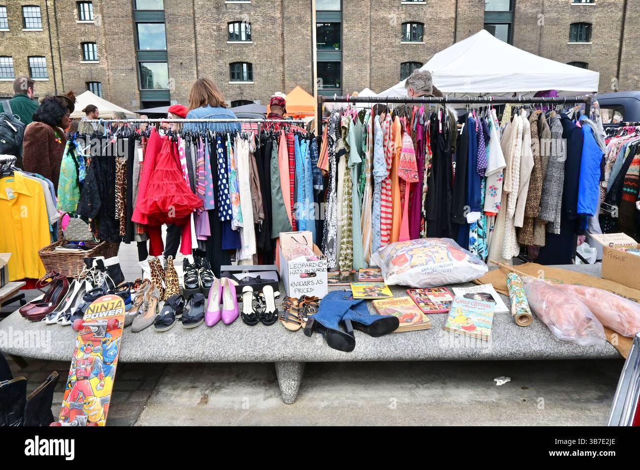 The Classic Car Boot Sale, Kings Cross, London Stock Photo - Alamy