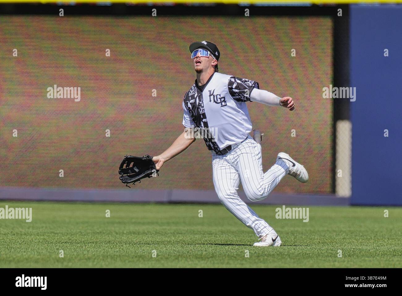 Kannapolis, NC: Kannapolis Cannon Ballers right field Nathan Archer (4 ...