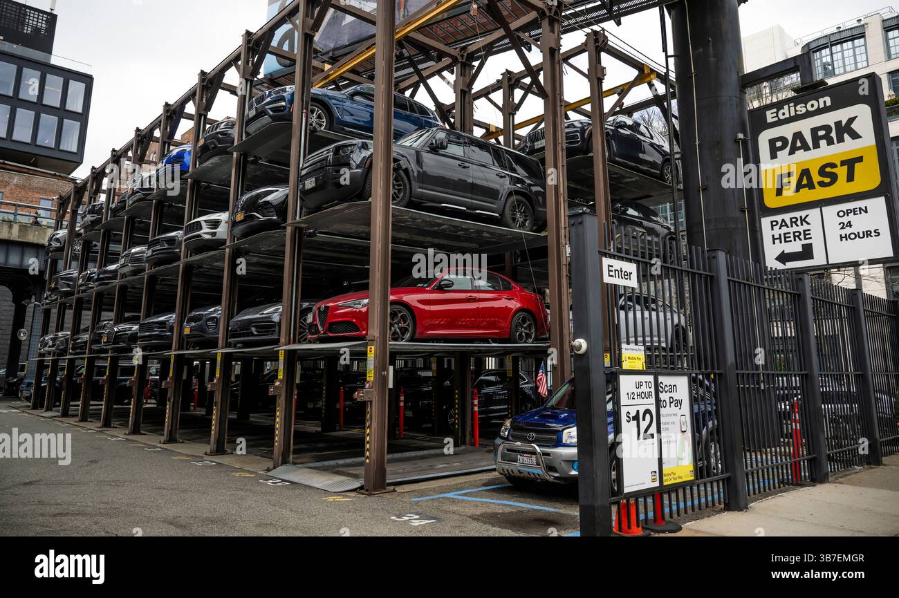 A multi storey parking lot in Manhattan Stock Photo - Alamy