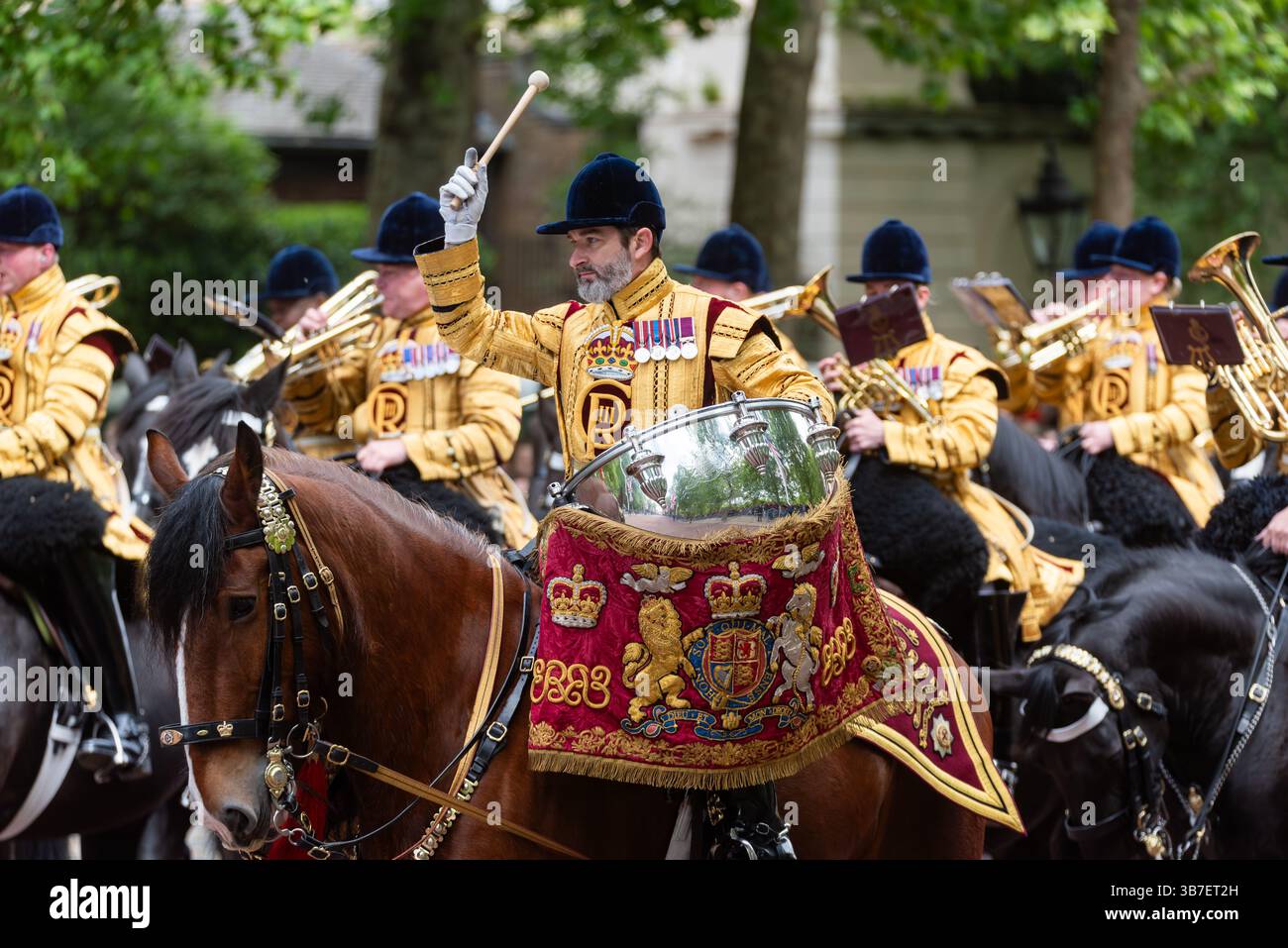 VE Day 80th Anniversary procession in The Mall, London, UK. Mounted ...