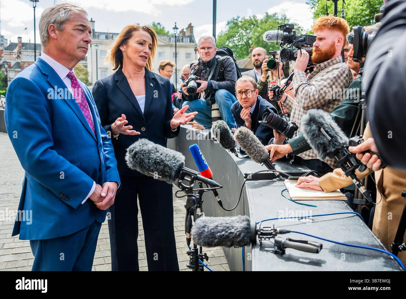 Sarah pochin mp hi-res stock photography and images - Alamy
