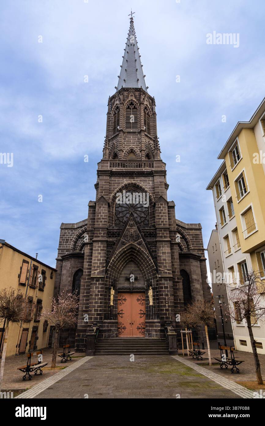 Neo gothic collegiate church hi-res stock photography and images - Alamy