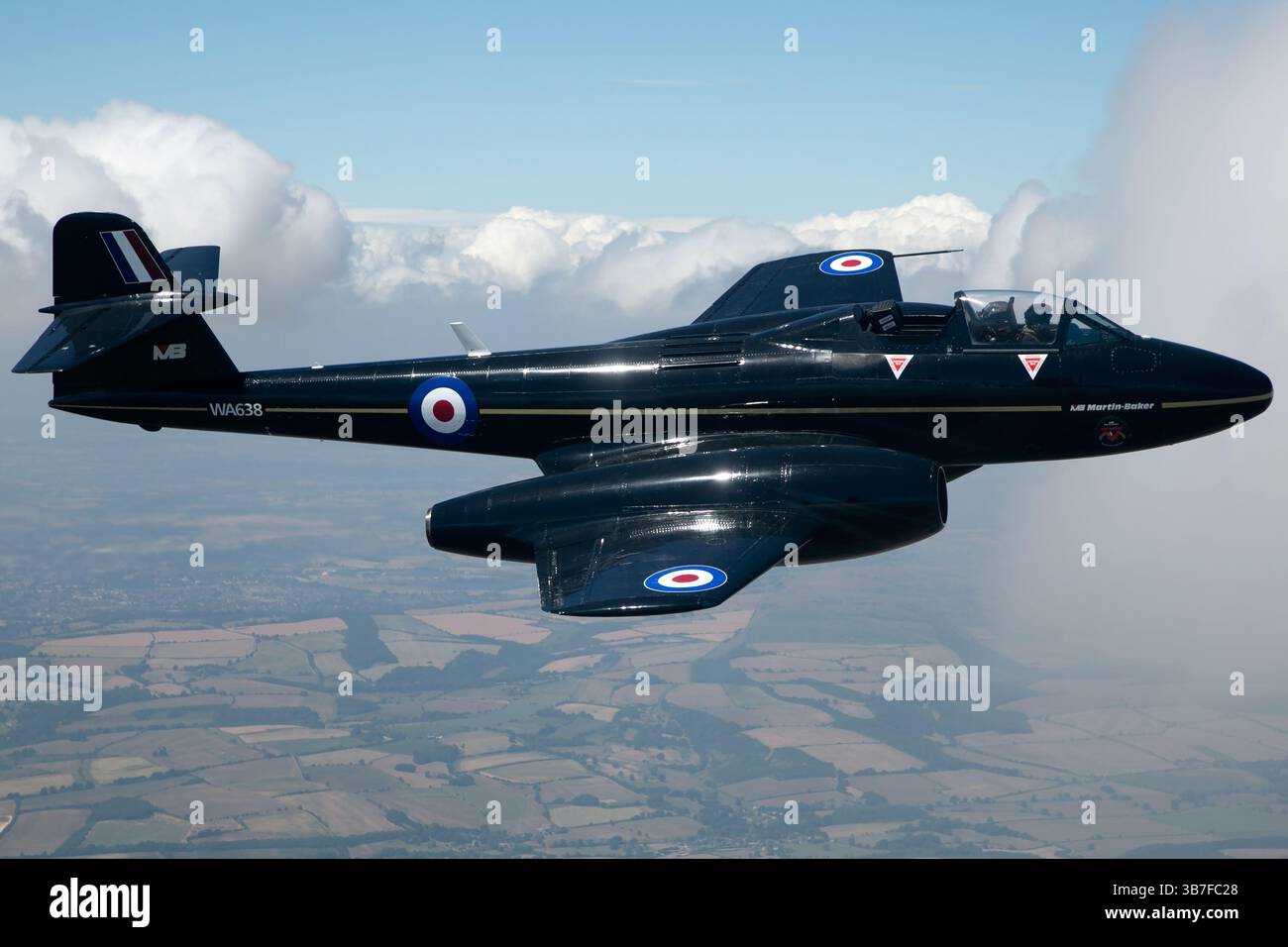 Cockpit jet aircraft 1940s hi-res stock photography and images - Alamy