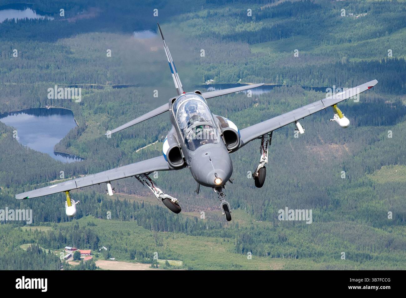 The Finnish Air Force British Aerospace Hawk Mk.51A, registration HW-352, shows the aircraft’s ...