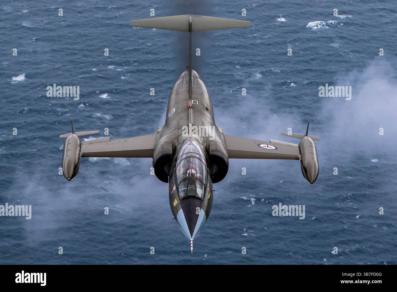 The Norwegian Canadair CF-104D Starfighter (Reg. 4637 LN-STF) is a two ...