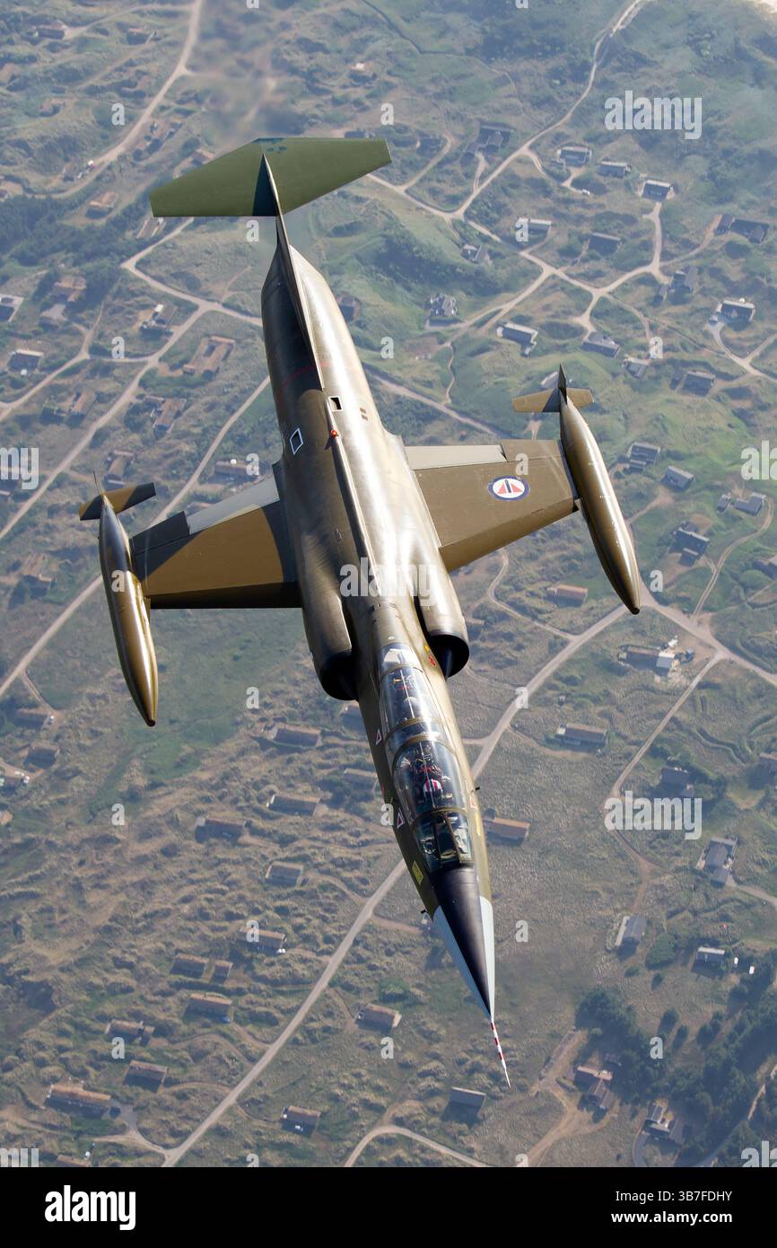 The Norwegian Canadair CF-104D Starfighter, a two-seat variant of the ...