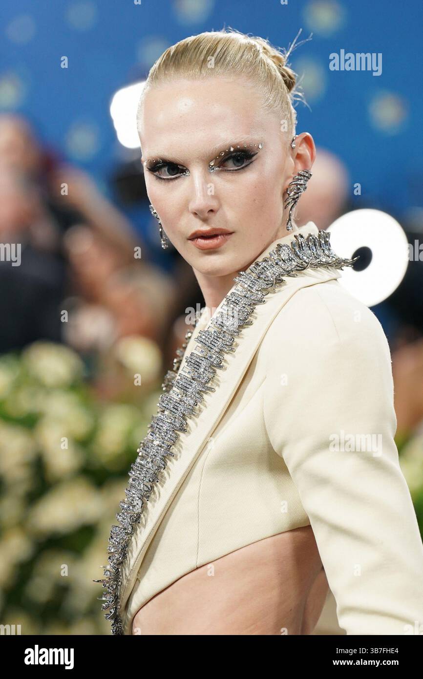 Ny. 05th May, 2025. Alex Consani at arrivals for The 2025 Costume ...