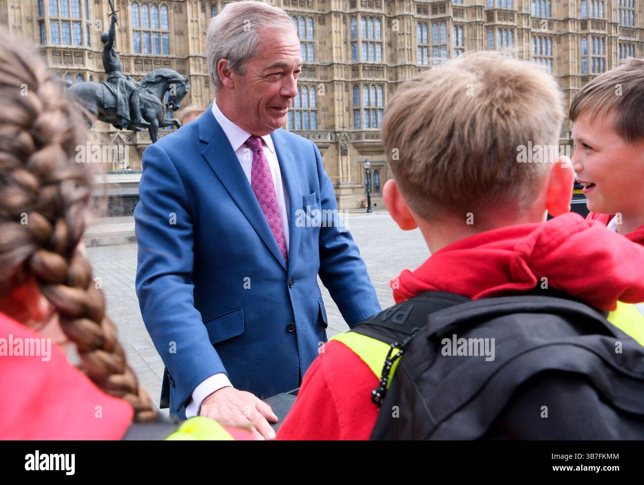 Houses of Parliament, London, UK. 6th Mat 2025. Nigel Farage and Reform MPs present new MP Sarah ...
