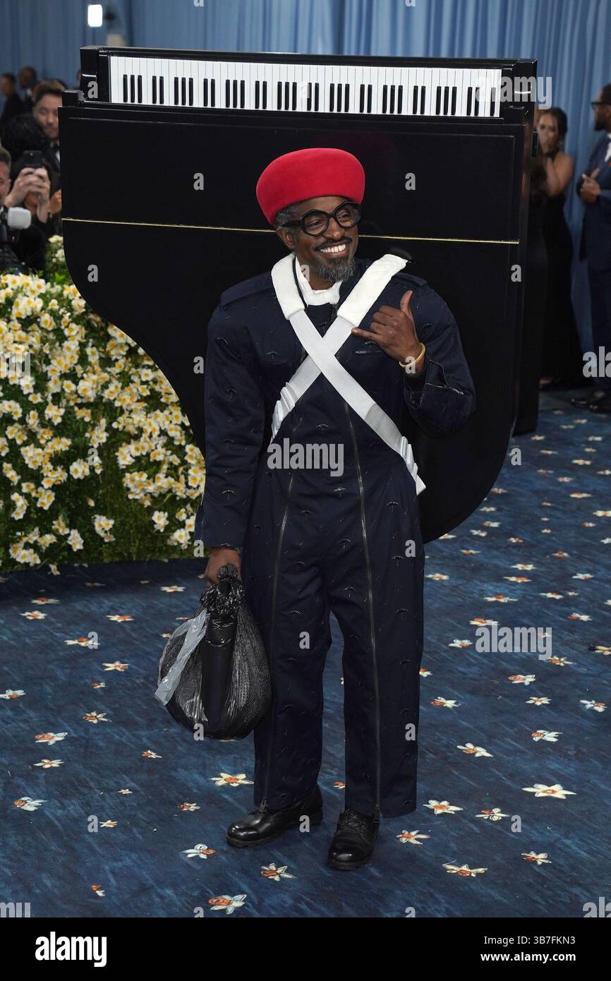 Andre 3000 at arrivals for The 2025 Costume Institute Exhibition ...