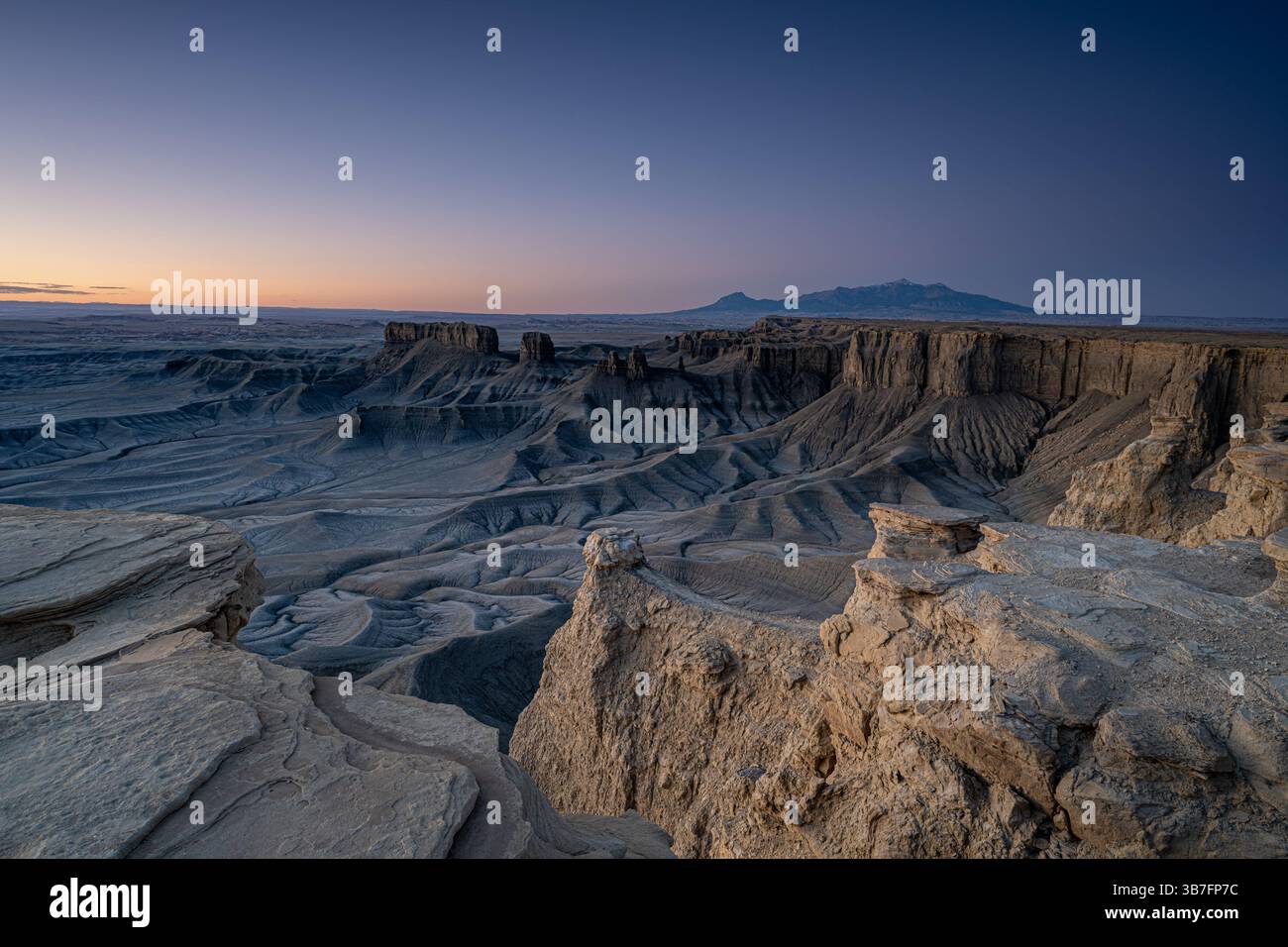 Dawn breaks over Moonscape Overlook (a.k.a. Skyline Rim Overlook, Blue ...