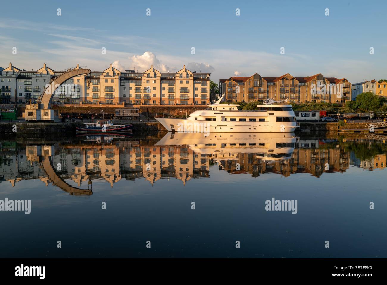Fairburn stem crane at Bristol harbour UK Stock Photo - Alamy