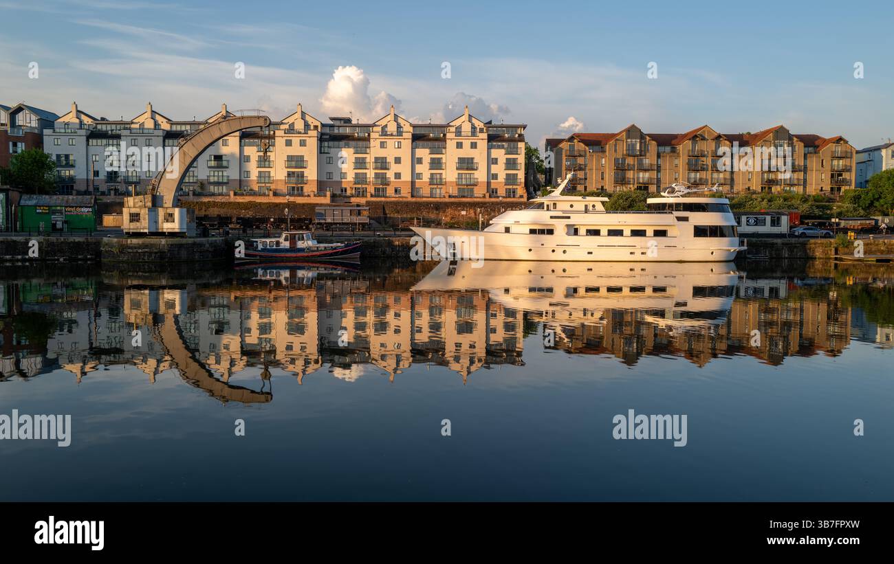 Fairburn stem crane at Bristol harbour UK Stock Photo - Alamy