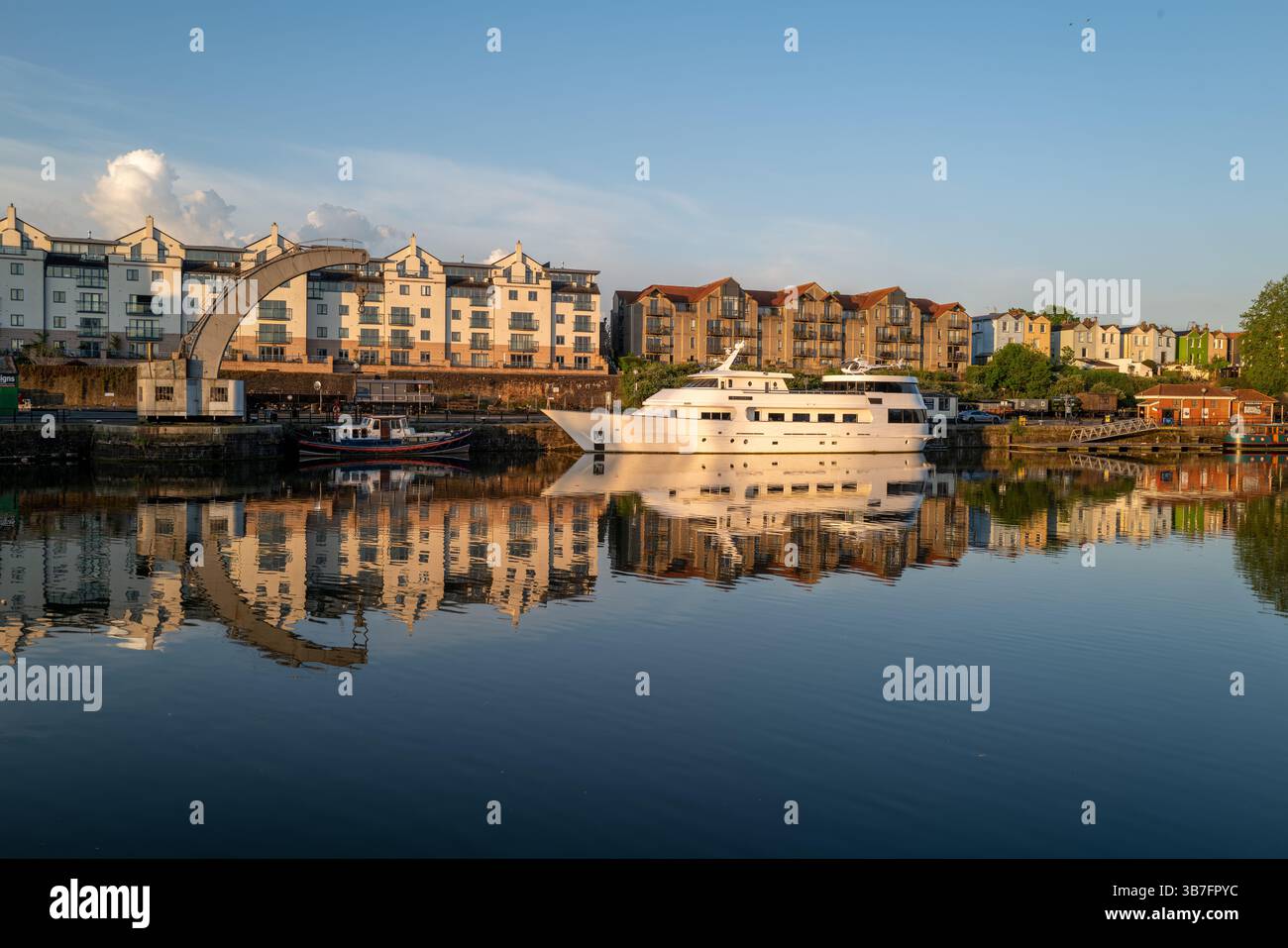 Fairburn stem crane at Bristol harbour UK Stock Photo - Alamy