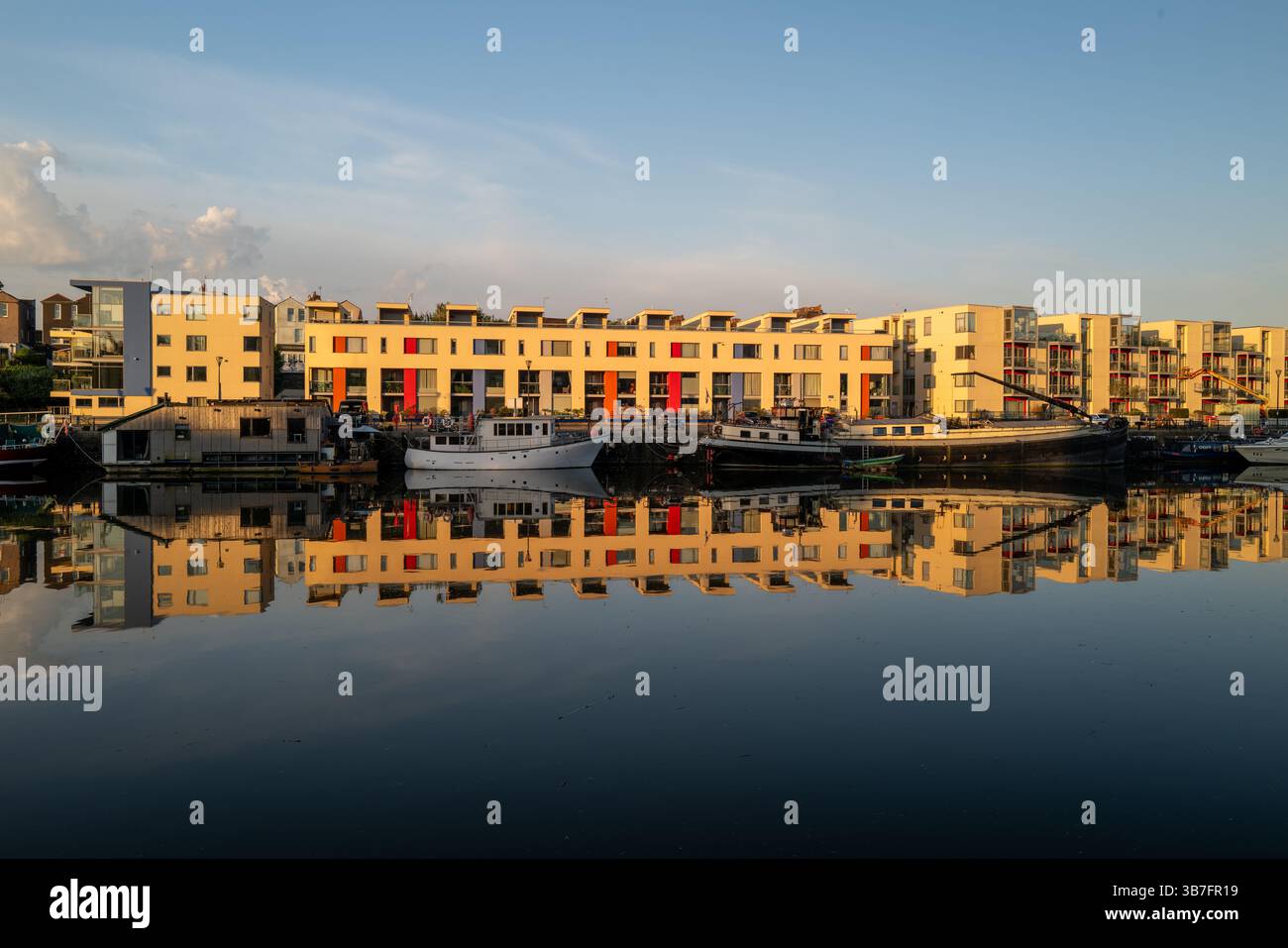 Bristol harbour water reflections UK Stock Photo - Alamy