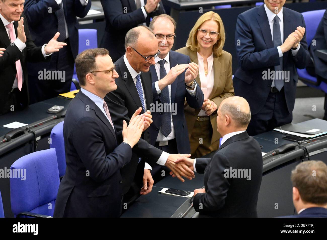 Jens Spahn, Friedrich Merz, Alexander Dobrindt und Olaf Scholz in der 2 ...