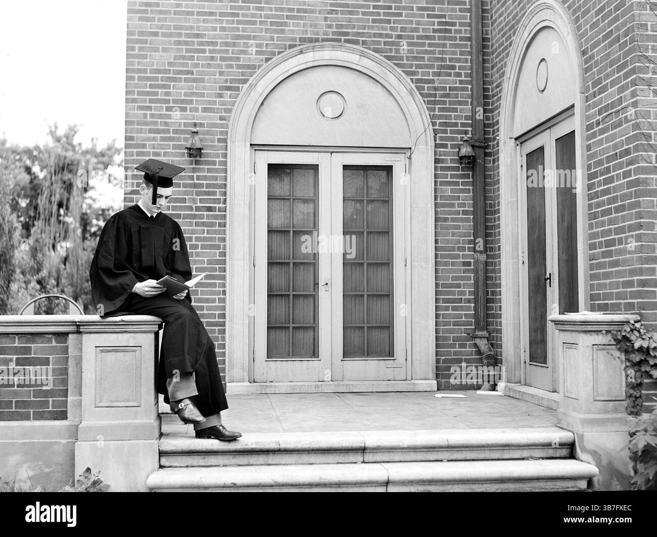 Graduation 2023 Black and White Stock Photos & Images - Alamy