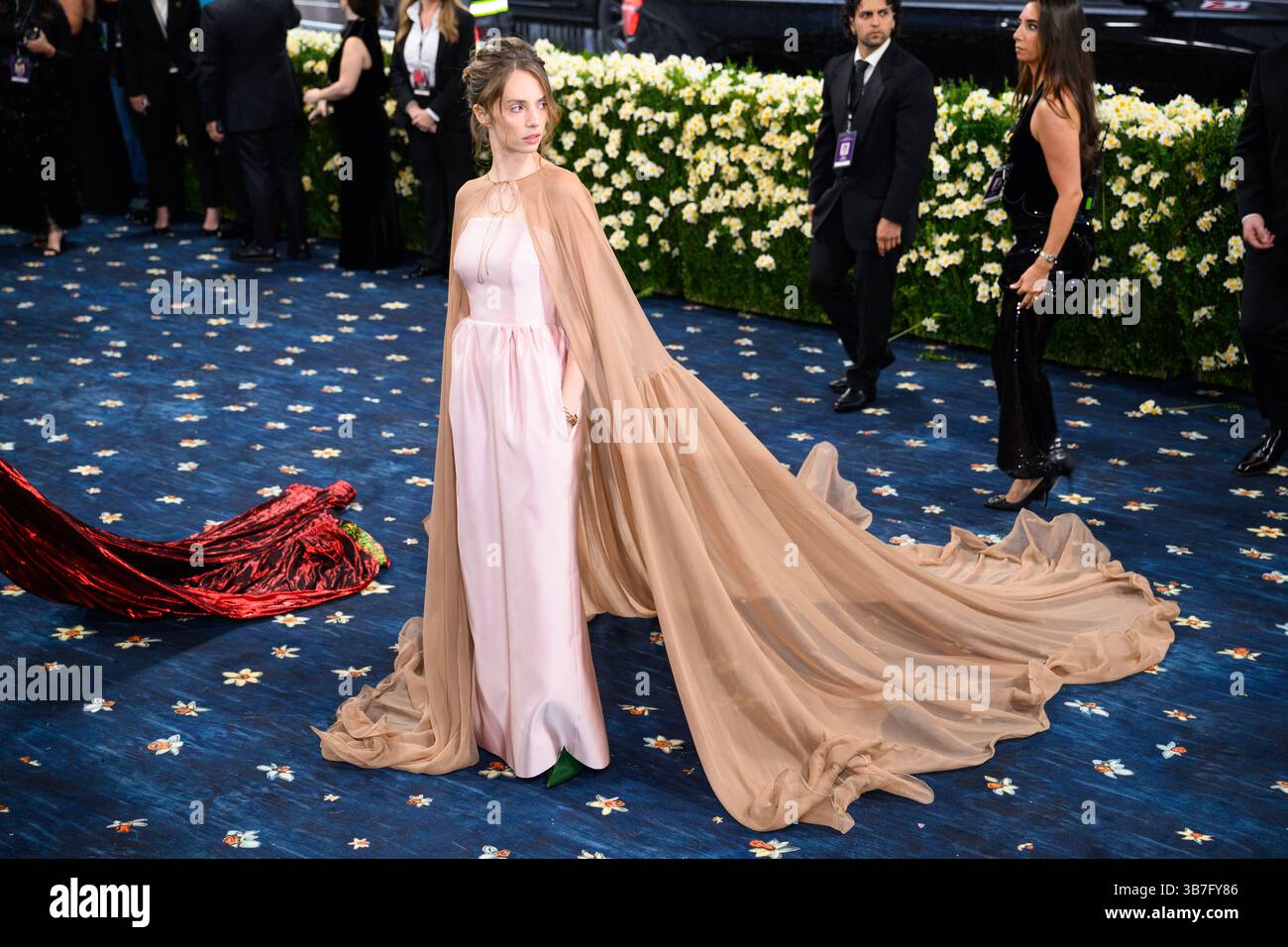 New York, USA. 5 May 2025. Maya Hawke attending the Metropolitan Museum ...