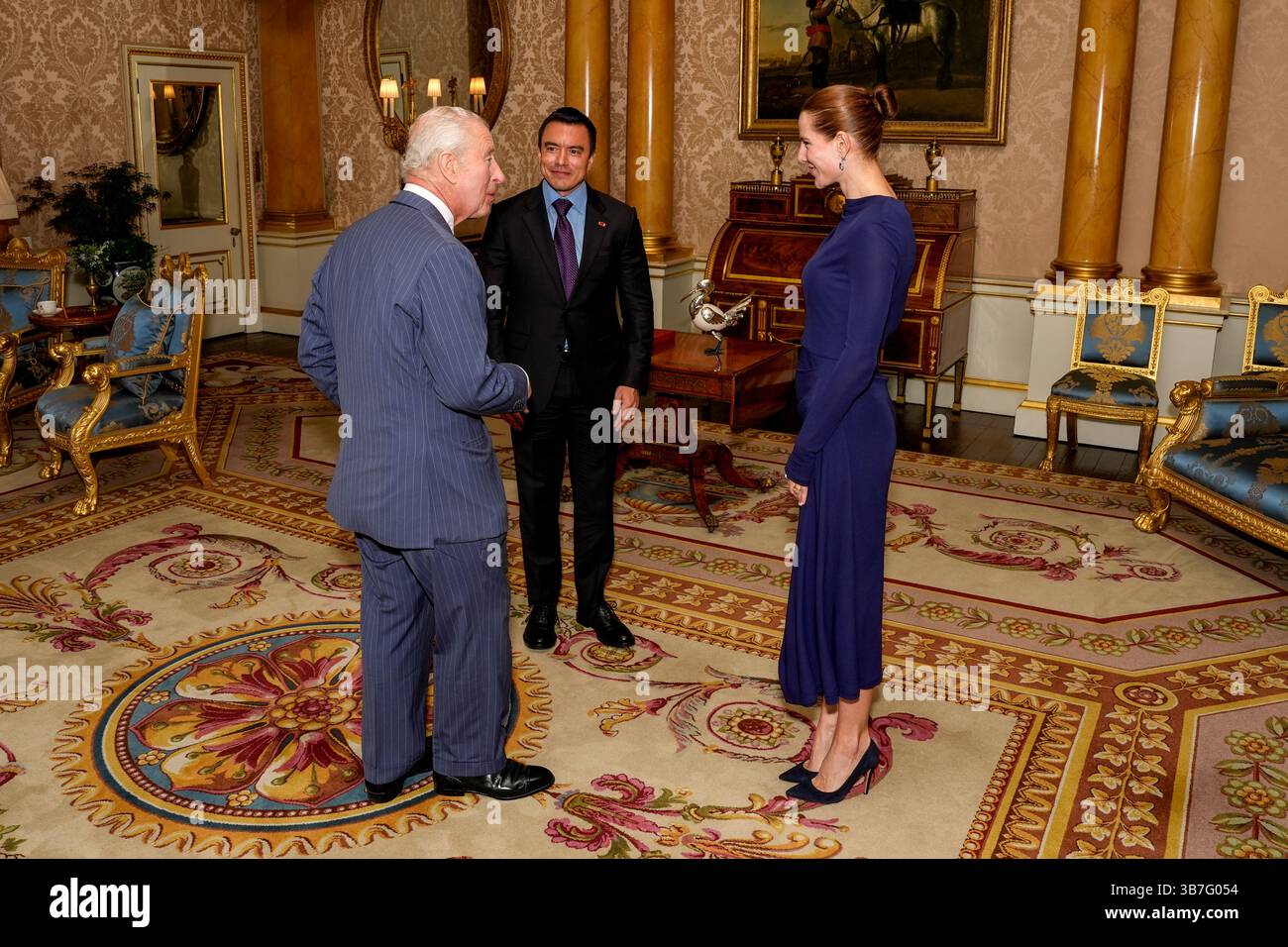 King Charles III holds an audience with the President of the Republic ...