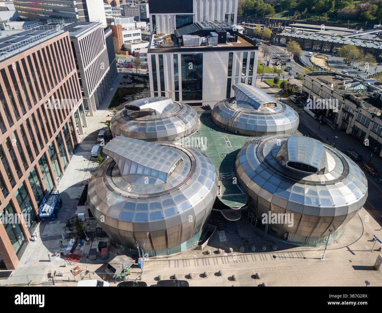 Featuring its students hi-res stock photography and images - Alamy