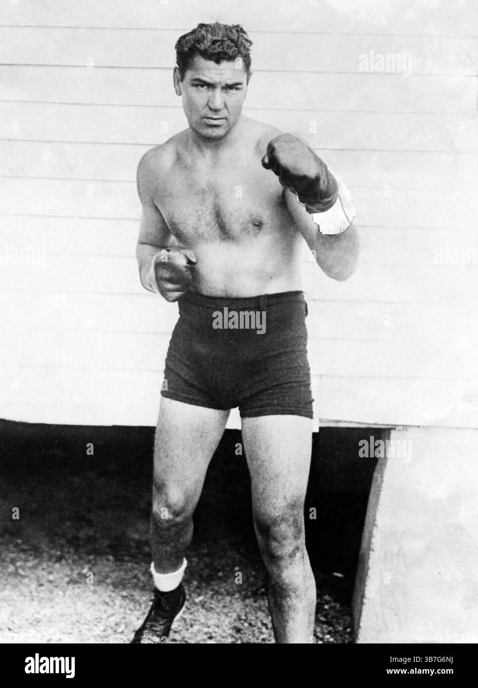 Bokser Jack Dempsey (1895-1983) ready to fight, 1927 Stock Photo - Alamy