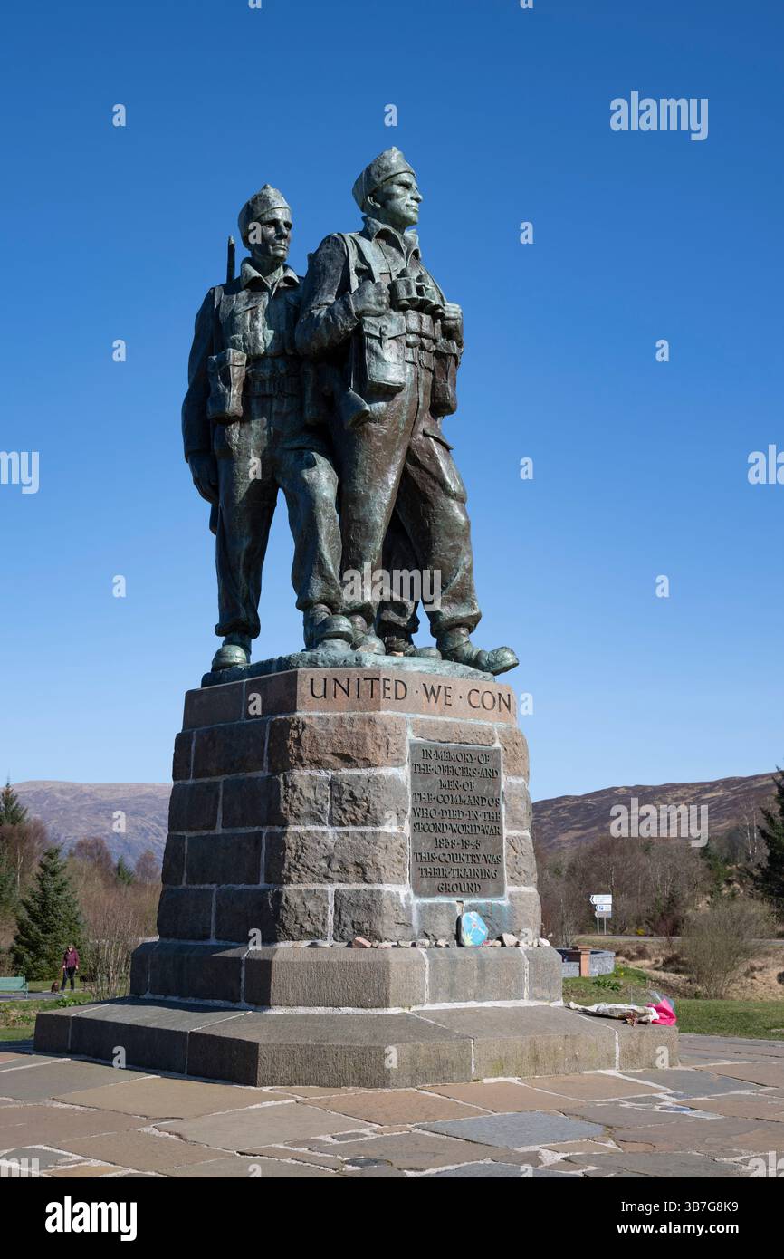 British Commando Memorial Bronze Statue sculpted by Scott Sutherland ...