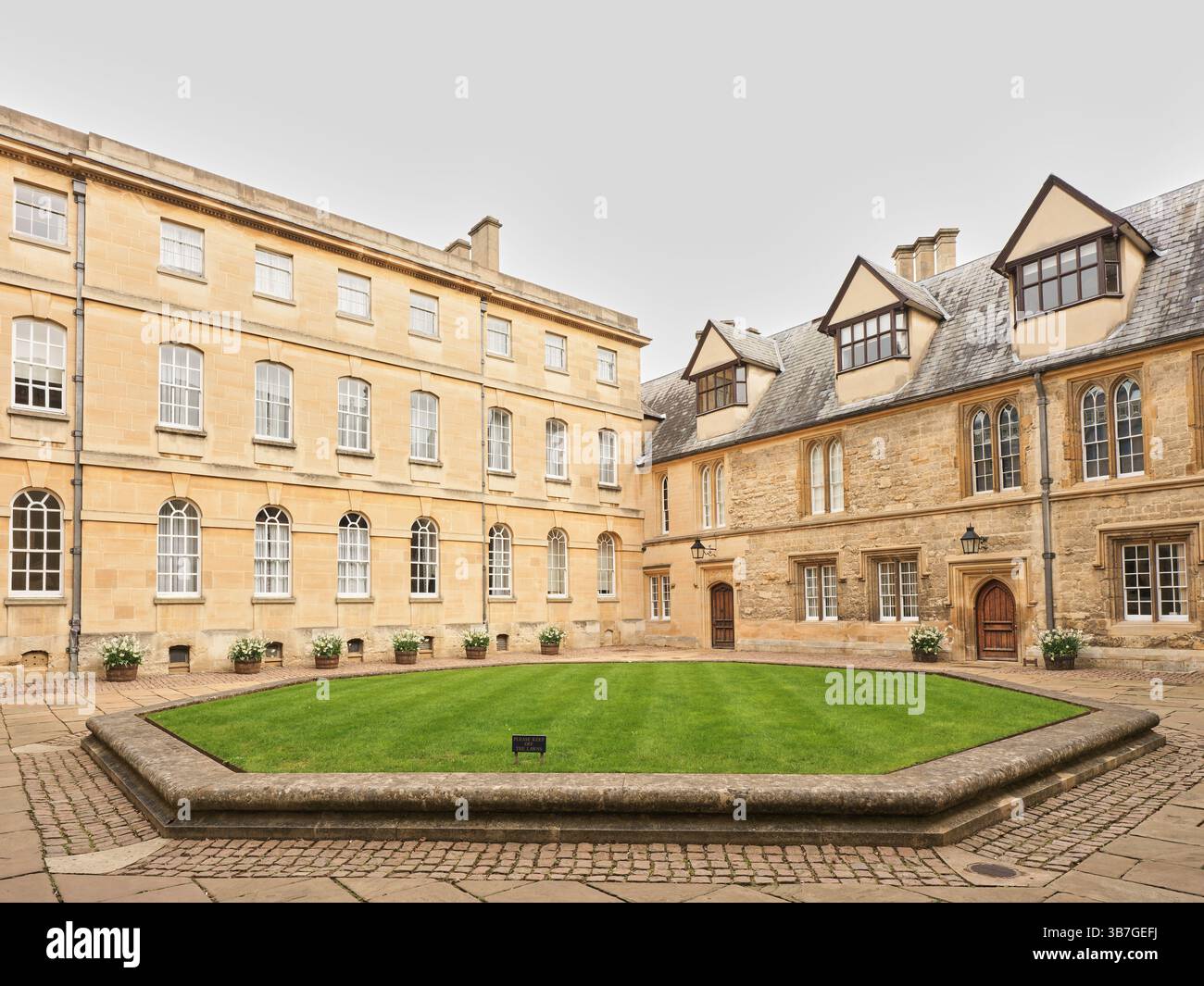 Durham quadrangle at Trinity College, University of Cambridge, England ...