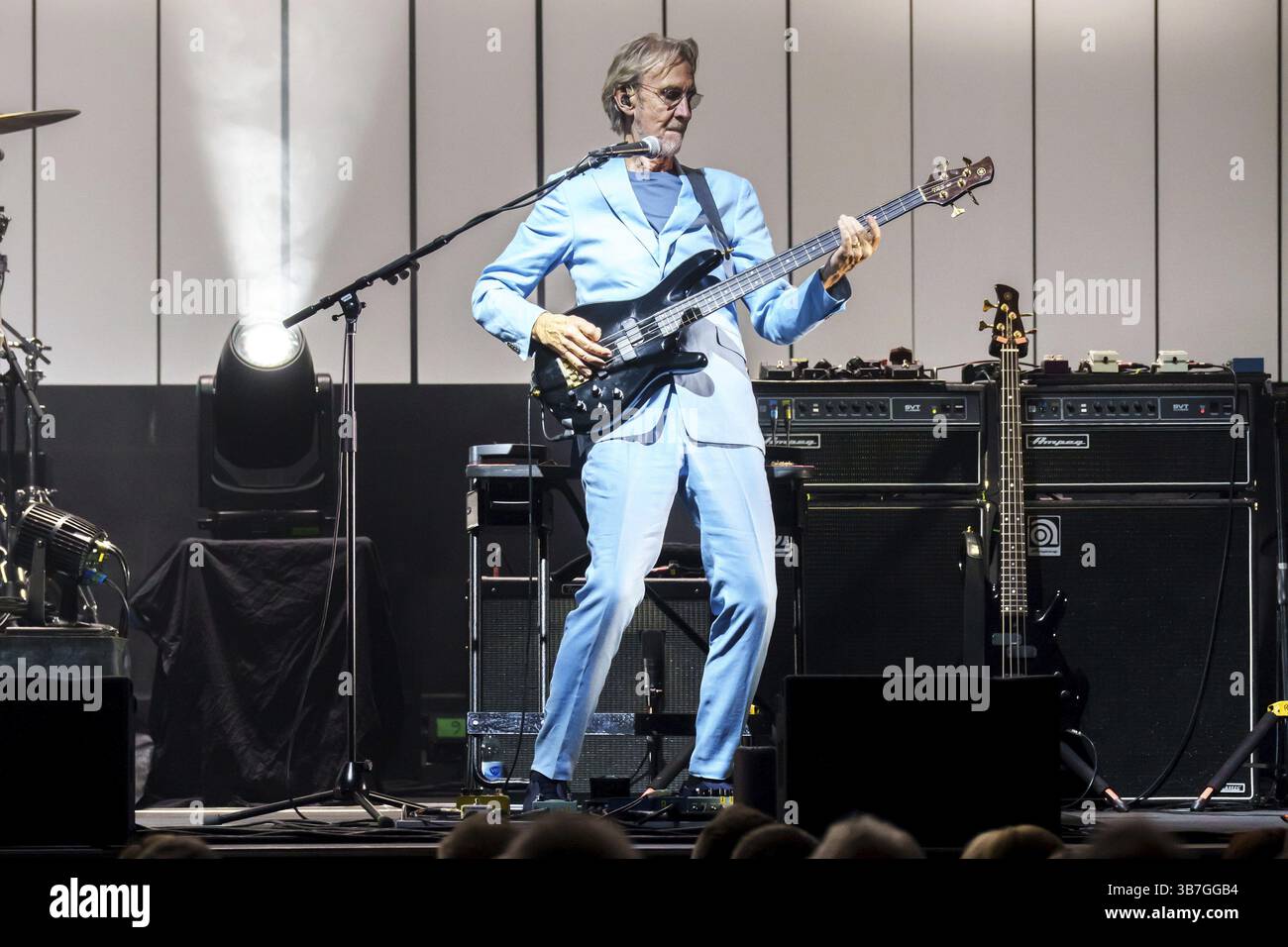 Mike Rutherford, guitarist and namesake of Mike and the Mechanics live ...