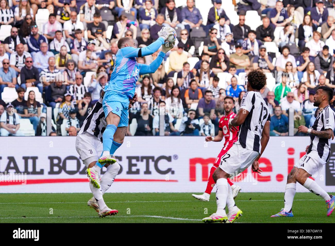 Turin, Italy. 27 Apr, 2025. Michele Di Gregorio, during FC Juventus Vs ...