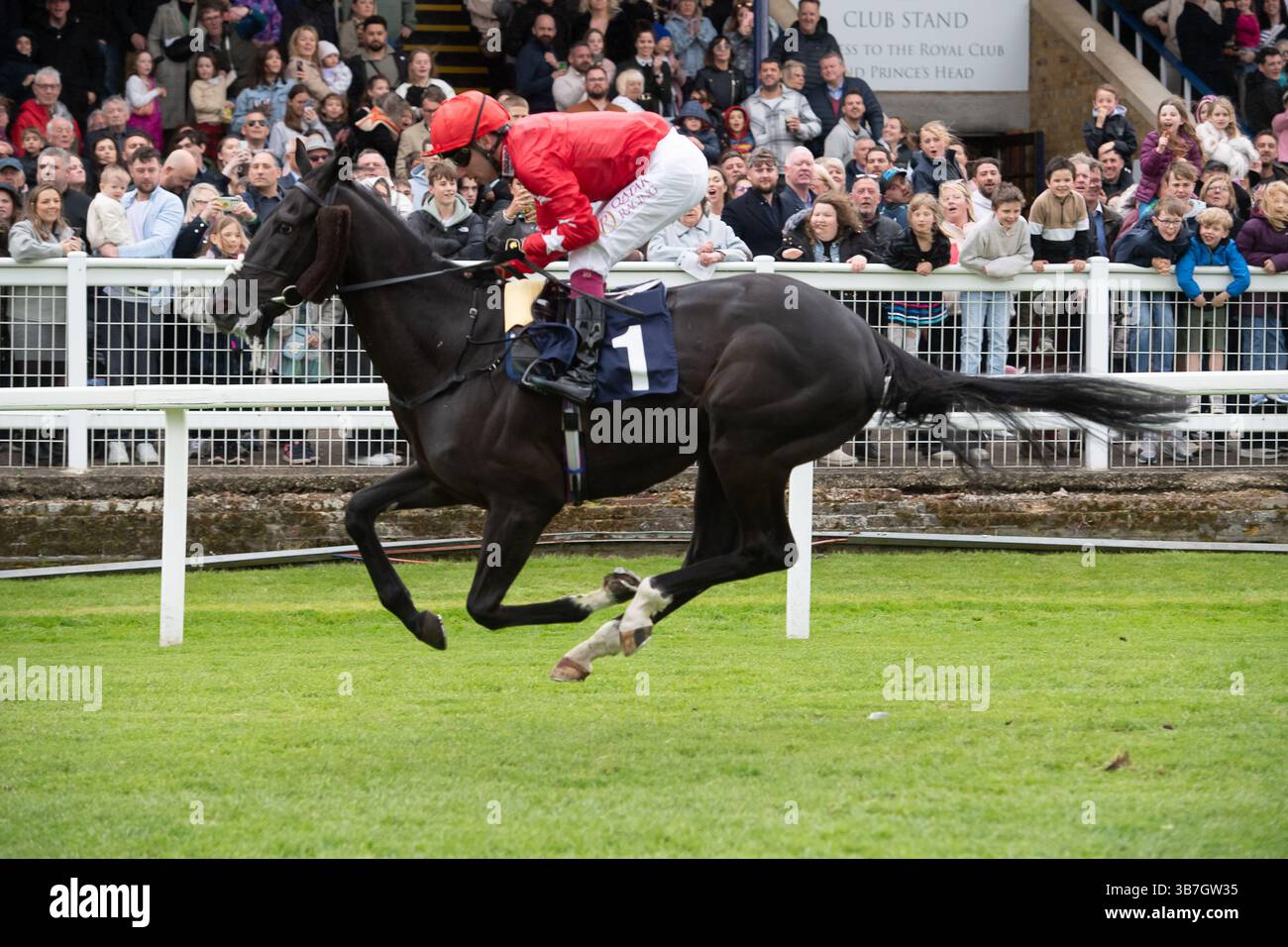 Windsor, Berkshire, UK. 6th May, 2025. Horse TRIPLE DOUBLE A ridden by ...