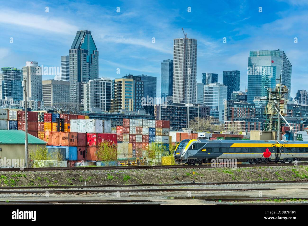 Via rail trains view hi-res stock photography and images - Alamy
