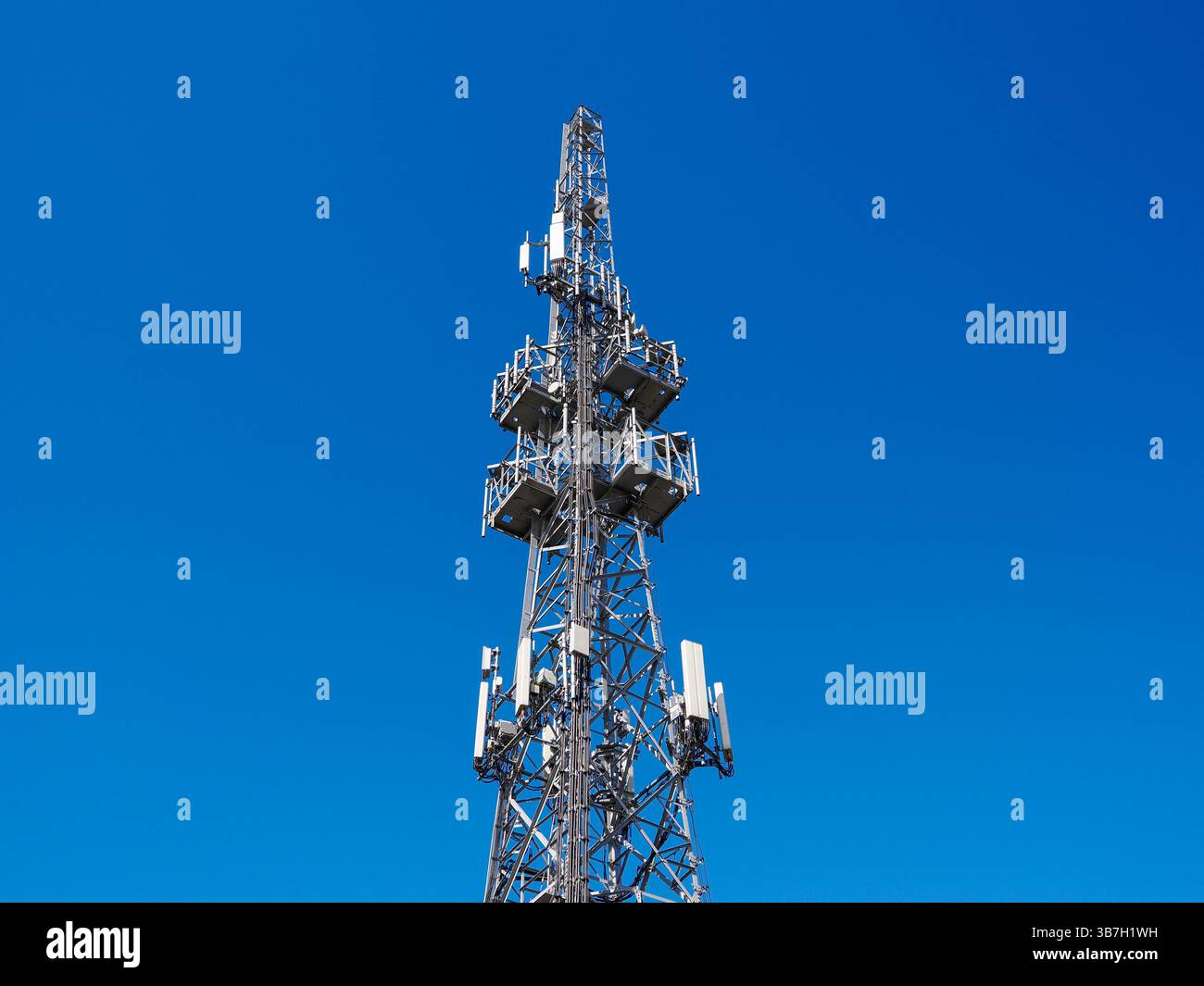 Swains Lane Communication Mast /Cell Tower (smaller after big one was ...